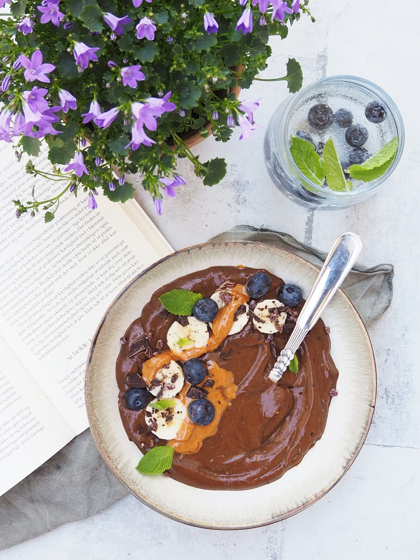 Choko-mums smoothie bowl | Nutrinic